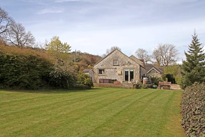 Romantic Byre, Barn Conversion - Matlock
