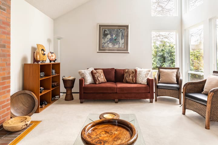 Comfortable Guest Room - Kirkland, WA