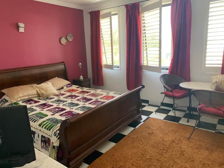 Good Sized Room On The Trainline - Mount Pleasant
