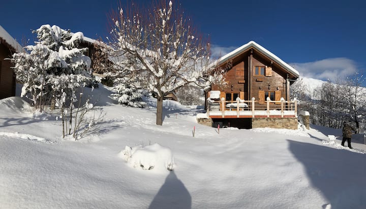 Chalet Situé Dans Un Village Typique Savoyard - Saint-Jean-de-Maurienne