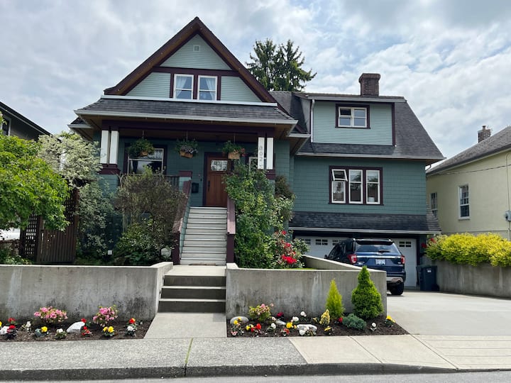 Updated Heritage Family Home - New Westminster