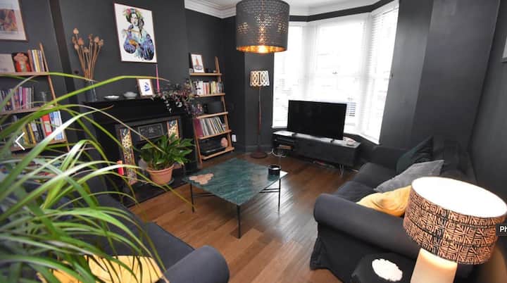Bohemian Bristol Home - Bristol