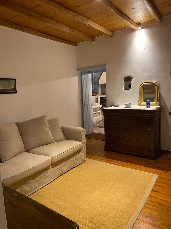 Authentic Traditional Cycladic House In Plaka - Milos