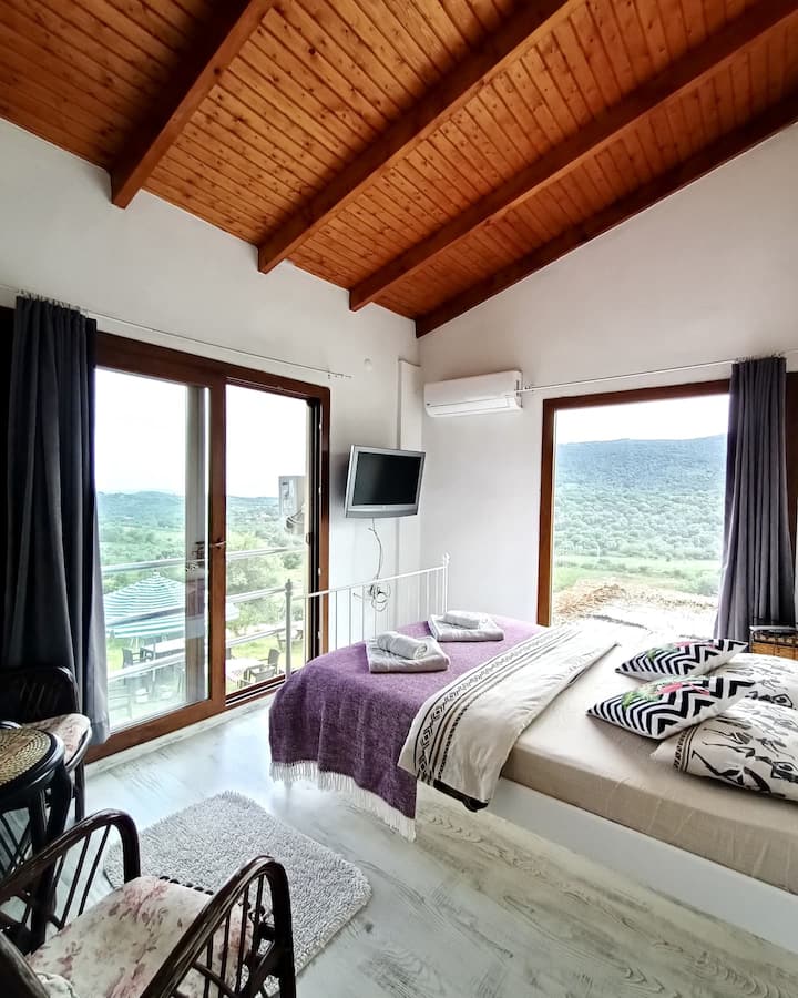 Delice Doğa Evi - Pool, Restaurant & Rooms - Foça