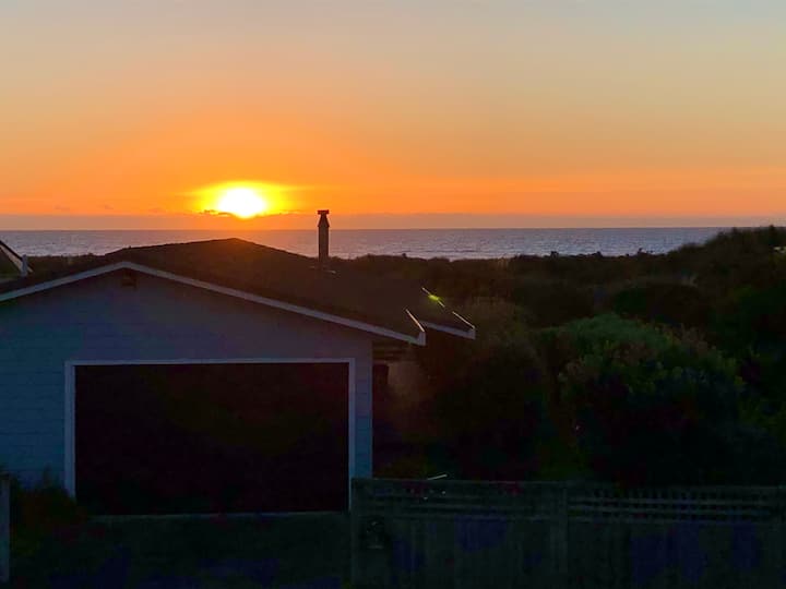 Sand Dunes Retreat - Ōtaki Beach