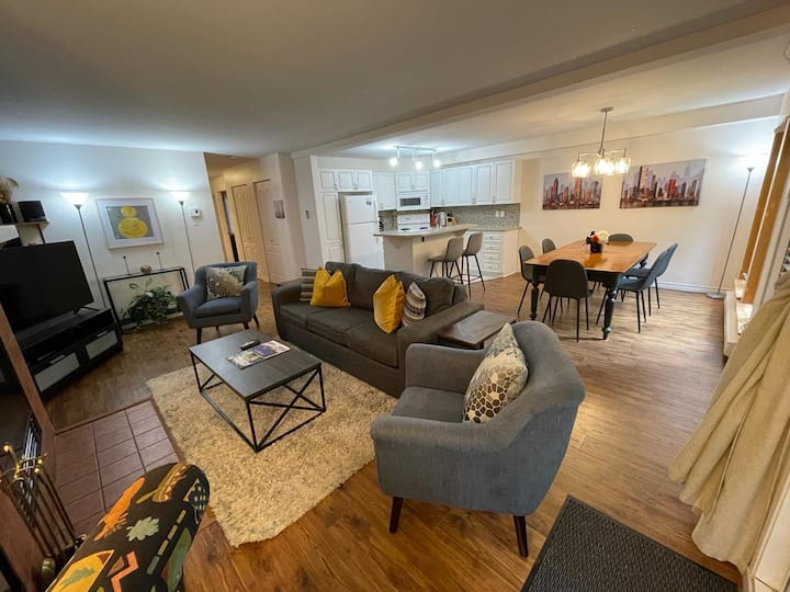 Temporary Peace In Heart Of Tremblant Village - Mont-Tremblant