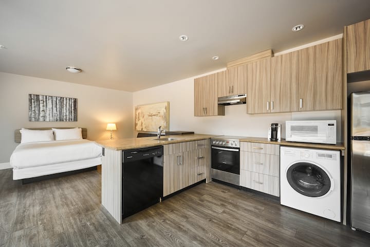 New Accessible Studio Suite - Parking And A/c - Langford