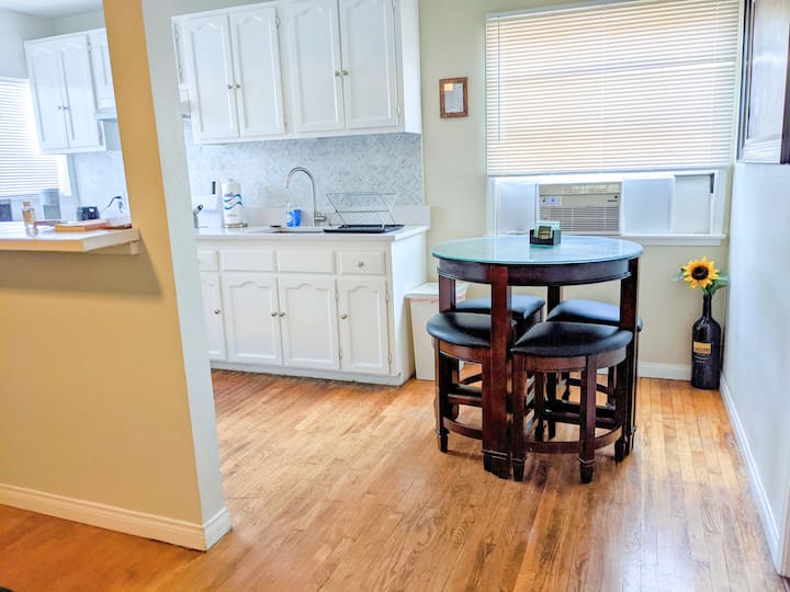 Long Beach Apartment House Near Beach + Downtown - Long Beach, CA