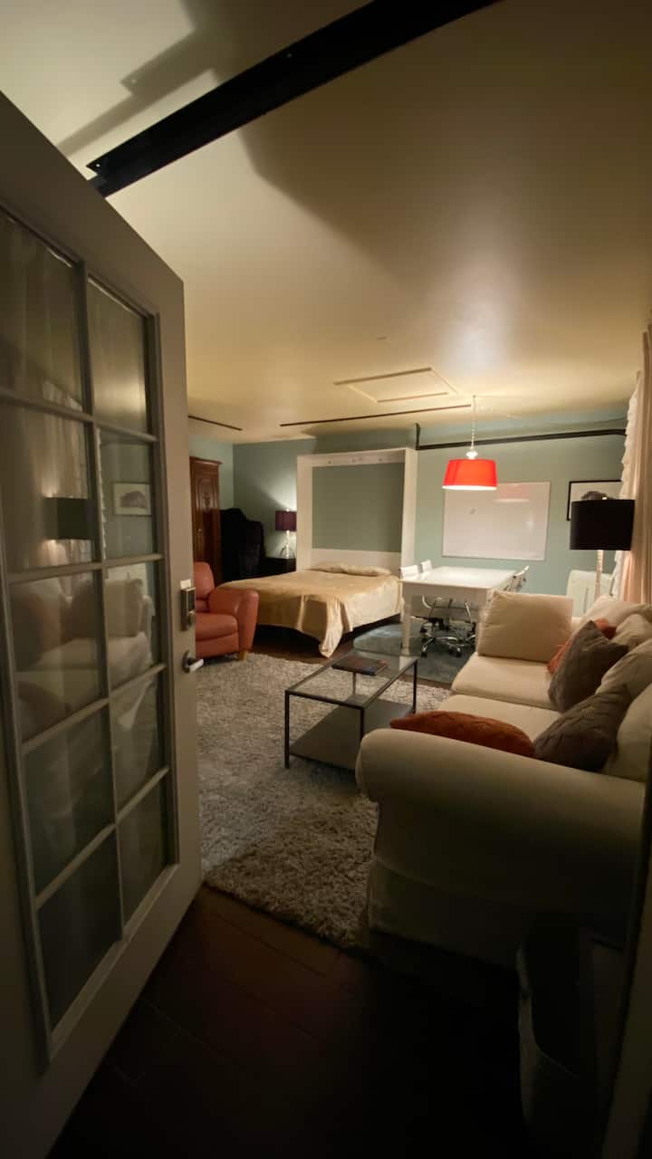 Private Backhouse With Piano & Workspace- Low Fees - Culver City, CA