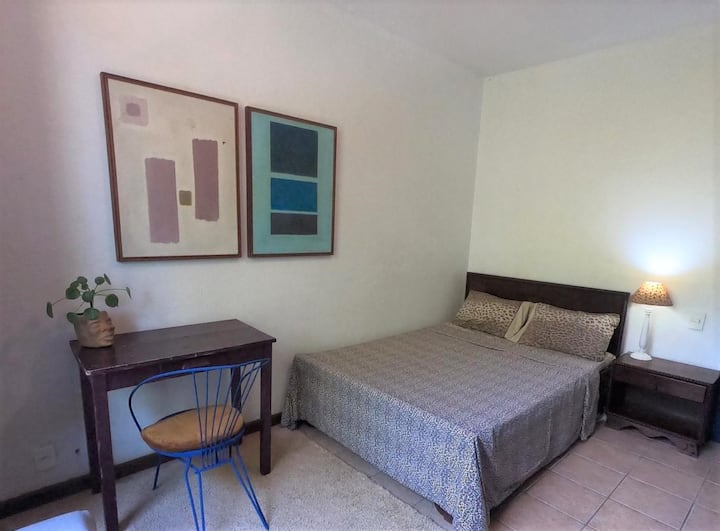Quarto Em Casa No Alto Rebouças -Jardim Botânico - Rio de Janeiro