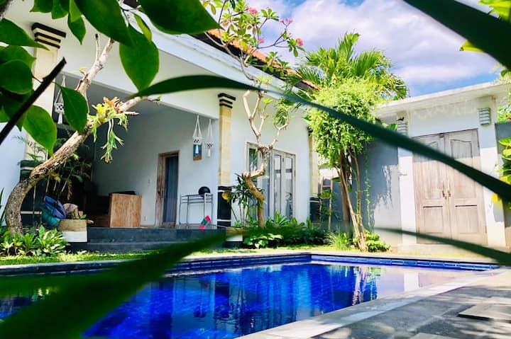 Stunning 2 Bedrooms Private Pool Villa In Berawa - Canggu