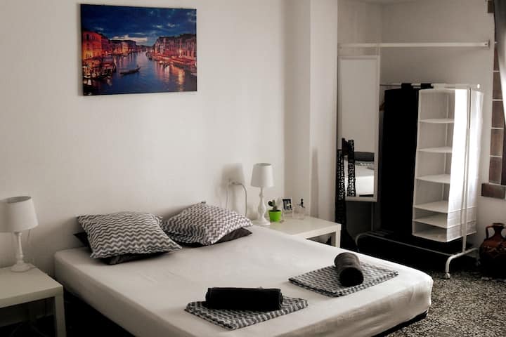 Nice Triple Room Single/double Bed Wi-fi In Gandia - Bellreguard