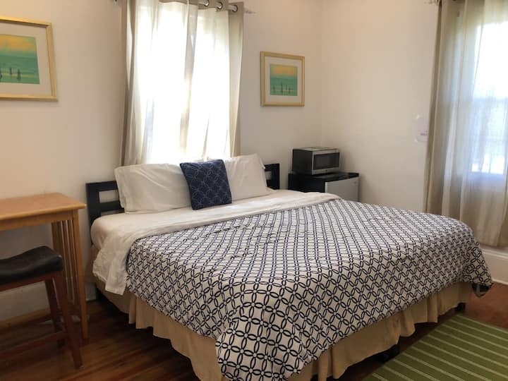 Bd U4- Bermuda Villa Guest House- (Twizy Charger) - Bermuda