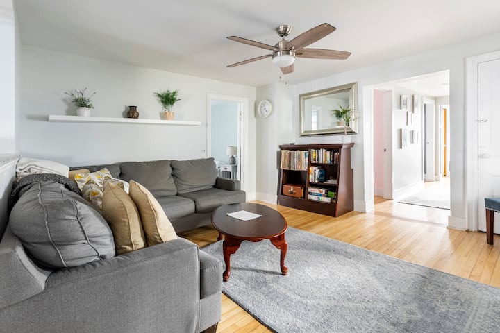 Comfortable & Clean Close To Downtown Burlington - Burlington, VT