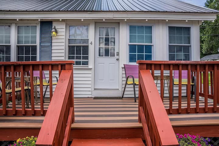 2 Bedroom Cottage With Dock Rental Available #4 - Belmont, NH