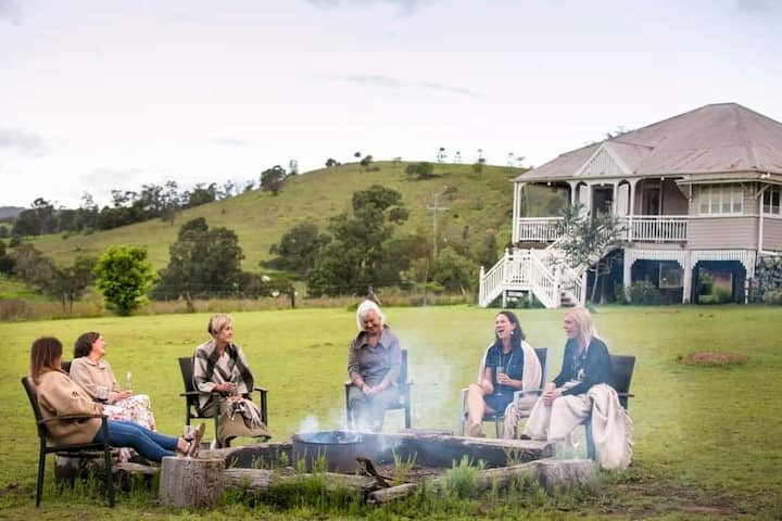 Lumiére Farmhouse
Stylish Private Country Getaway - Harrisville