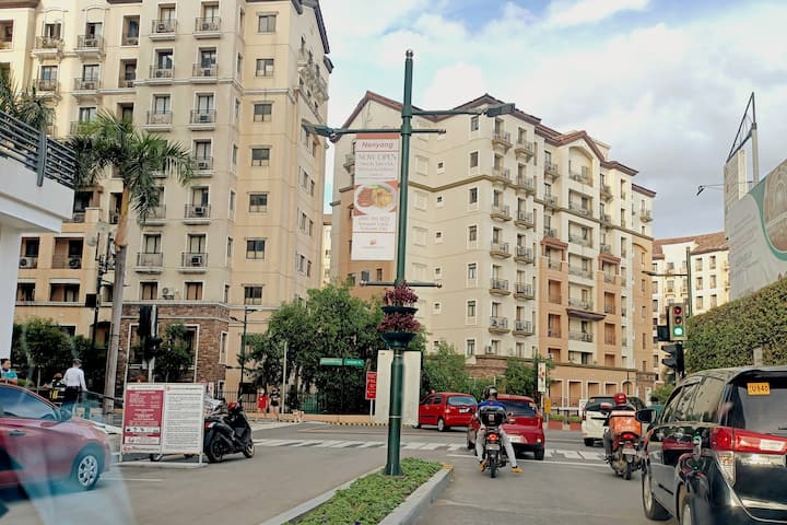 Condo Resort For 6 People, Fast Wi-fi, Parking - Parañaque