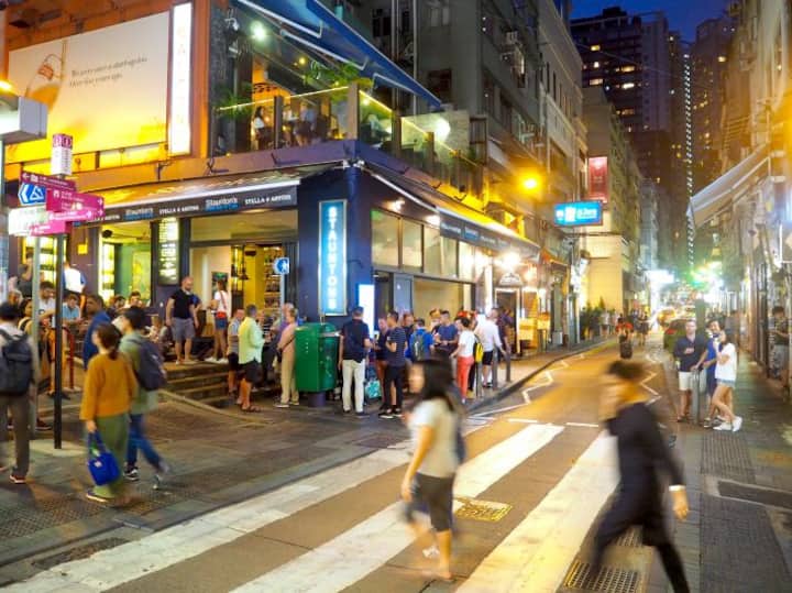 Classic 2-bed Near Soho, Hong Kong - Hong Kong