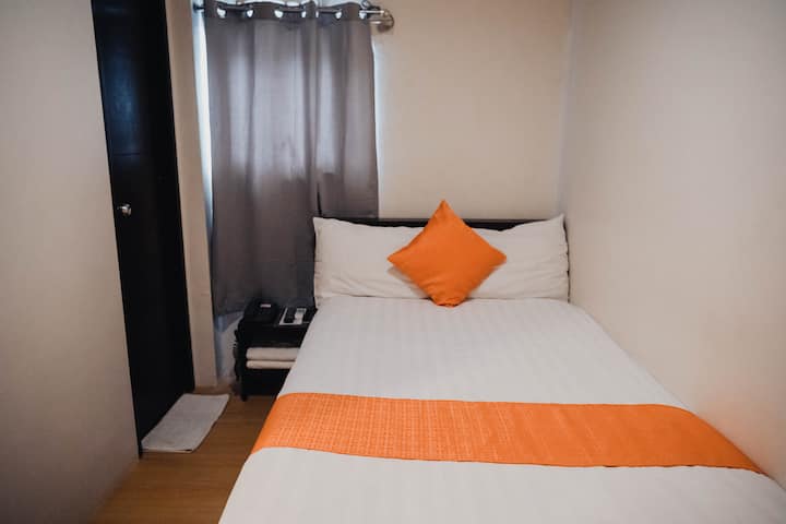 Cozy Hotel Room - Twin Deluxe Classic - Candelaria, Philippines