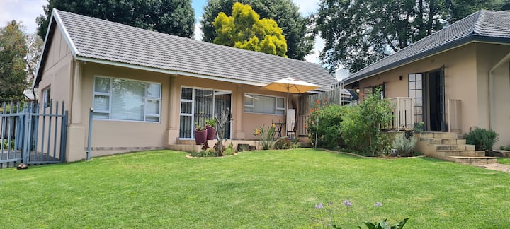 Studio Flatlet In Bryanston, Sandton - Sandton