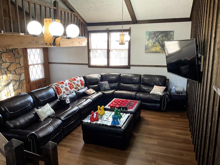 Spacious 5br Near Six Flags & Braves Game Room - Douglasville, GA
