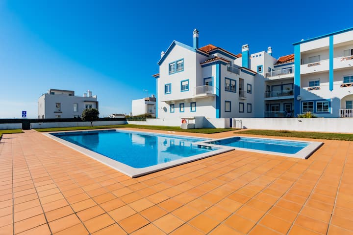 Sunny Duplex | Pool | Baleal Bliss - Ferrel