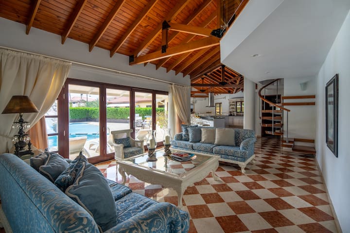 Coco Garden Villas “Petit Palace Villa”near Beach - Aruba