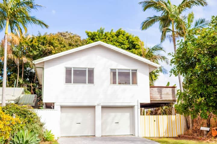 Sunshine Coast Beach Holiday Cottage. - Mudjimba