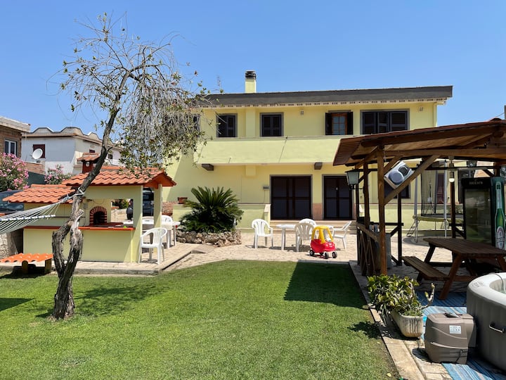 Mare E Piscina B&b ….Brunos &Brunos - Aprilia