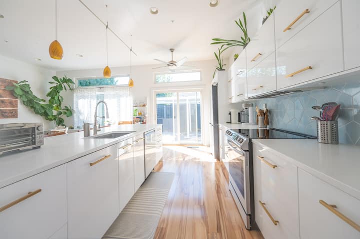 3bd 2 Bath Modern Home In  Beautiful Wine Country - Petaluma, CA