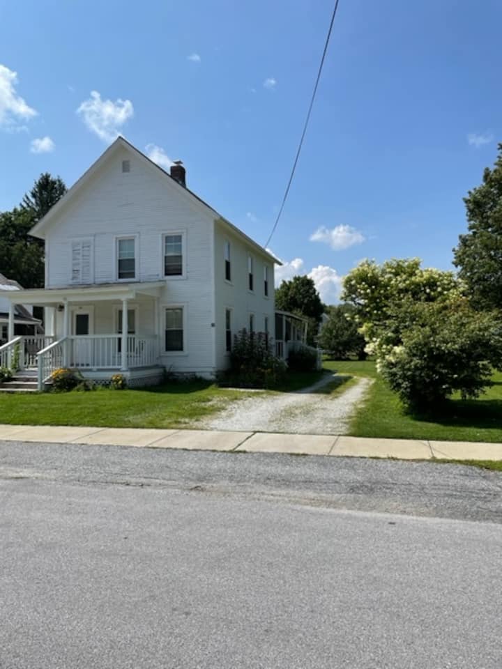 Comfortable 3 Bedrm. Duplex 17 Miles To Killington - Rutland, VT