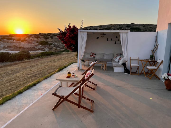 Chrissa's House - Milos