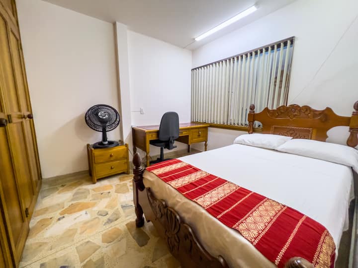 Room With Private Bathroom In Belén Rosales. Room3 -