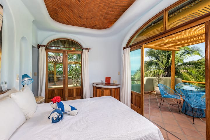 Ocean Views, Private Terrace & Mexican Charm - Sayulita