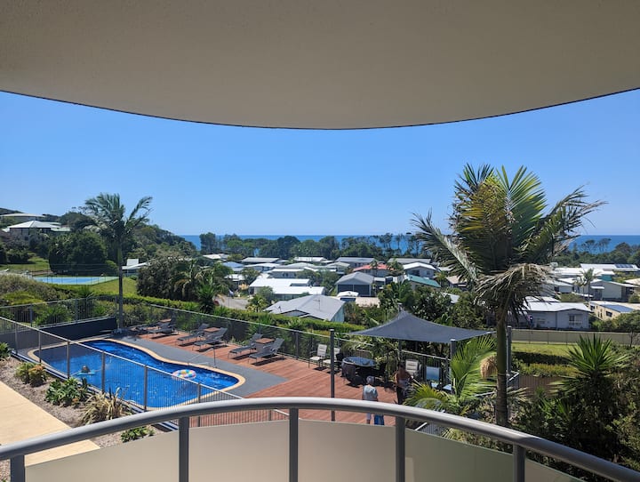 Ocean Views From The Cove - Diamond Beach