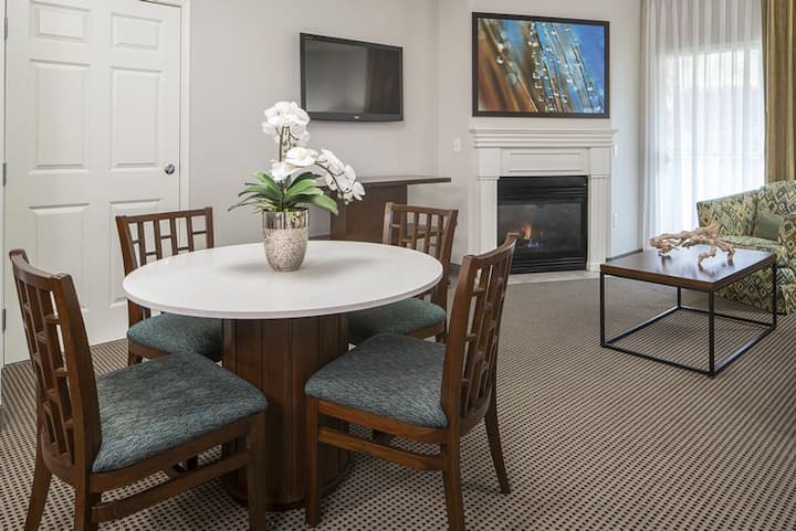 Prime Las Vegas Tahiti 1 Br Resort W/pool, Hot Tub - Las Vegas