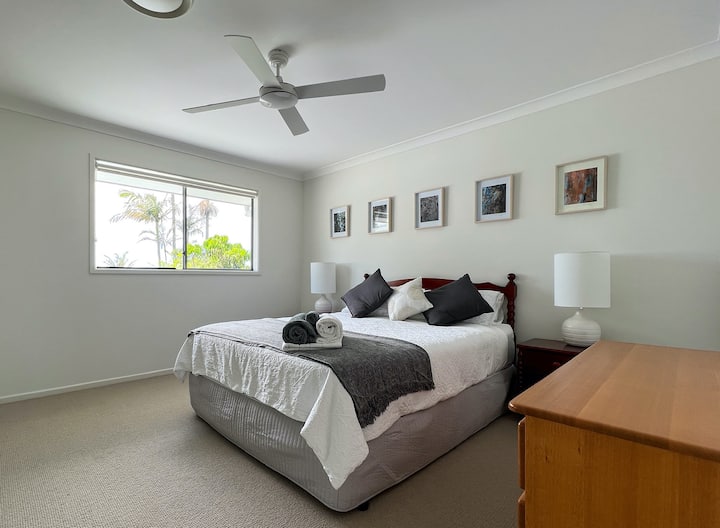 Luxurious, Spacious And Modern Bay View Suite - Salamander Bay