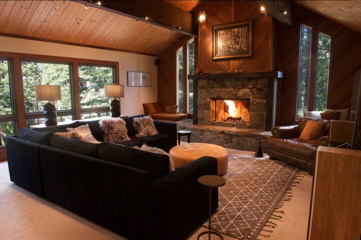Newly Remodeled 5 Bedrooms/hot Tub/games Room - Lake Tahoe