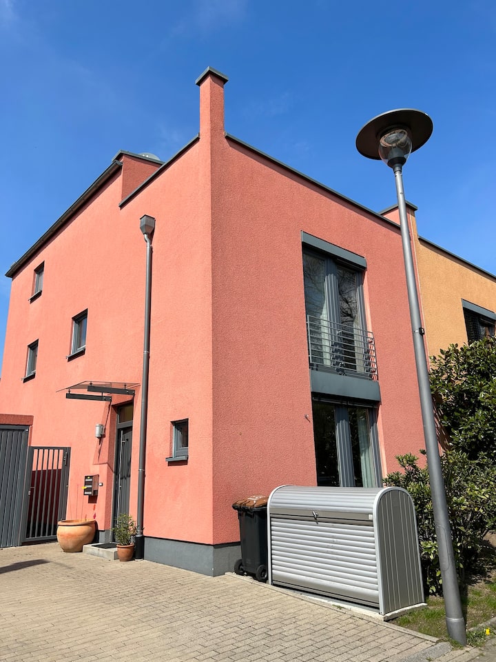 House Susanne - 3 Bedrooms, 2.5 Bathrooms - Köln