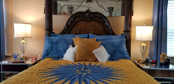 Million Dollar Inn, Queen Suite #302, Upstairs - Pawhuska, OK