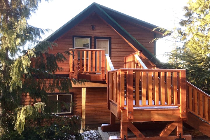 Bright 2-bdrm With Deck On Ocean View Property - Sunshine Coast