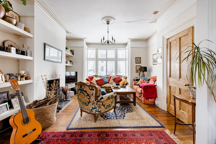 Large Studio In Family Home Block From Seafront! - Hove