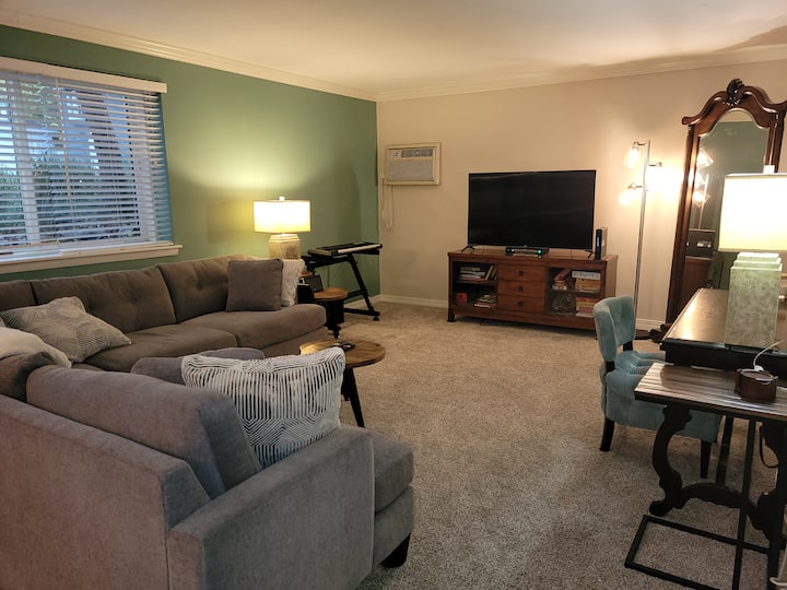 Ubicación, Ubicación, Ubicación-2 Habitaciones, 2 Baños Condominio Disponible! - Minneapolis, MN