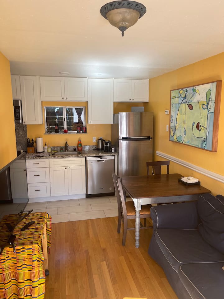 Cozy, Renovated 1br Garden Cottage - Oakland, CA