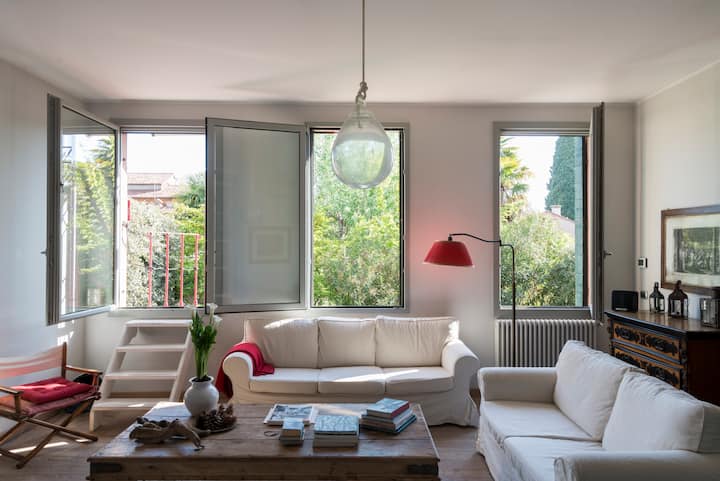 Canal Views And A Secret Garden In Giudecca - Lido di Venezia