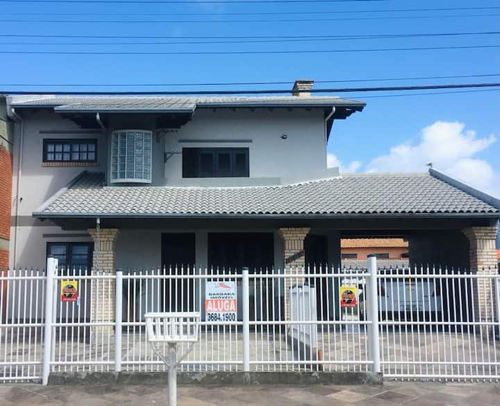 Linda Casa Térrea 3 Dorm Para 08 Pessoas - Tramandaí