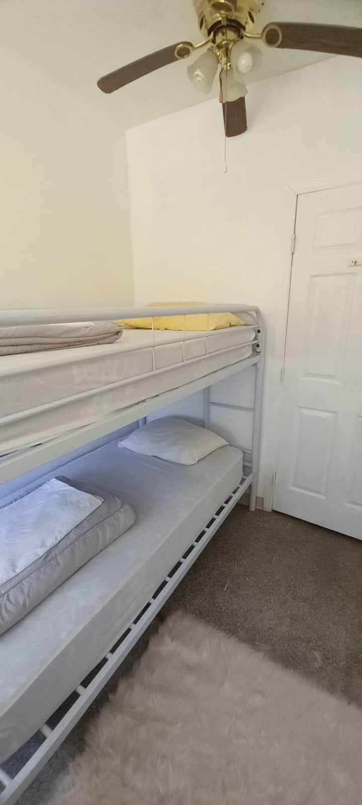 Небольшая комната на 1-2 персон - Hollywood, FL