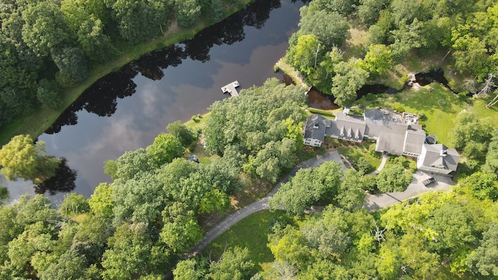 Bluehills - Luxury 6 Bed Ensuite Lakeside Estate. - Millbrook, NY
