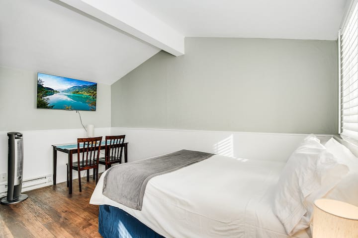 San Diego Surf Shack #1 -1/2 Block To The Pacific! - Point Loma - San Diego