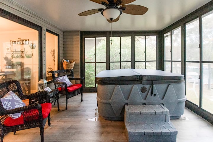 Water Front Townhouse, Kayaks, Hot Tub, Lake Views - Hot Springs Village, AR
